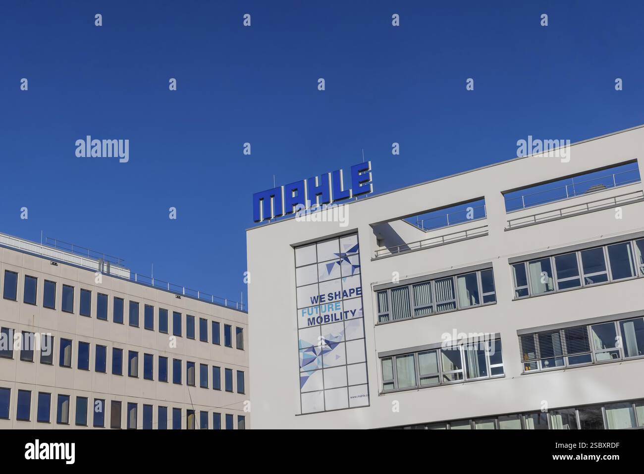 Mahle engine systems hi-res stock photography and images - Alamy