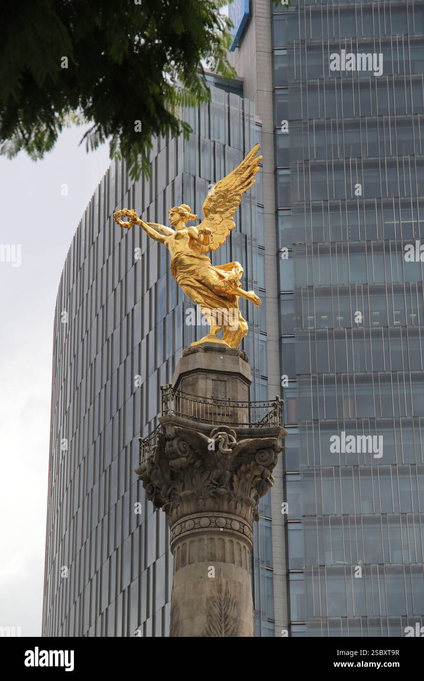 Mexico City, Mexico - Aug 23 2023: The Angel of Independence Monument ...