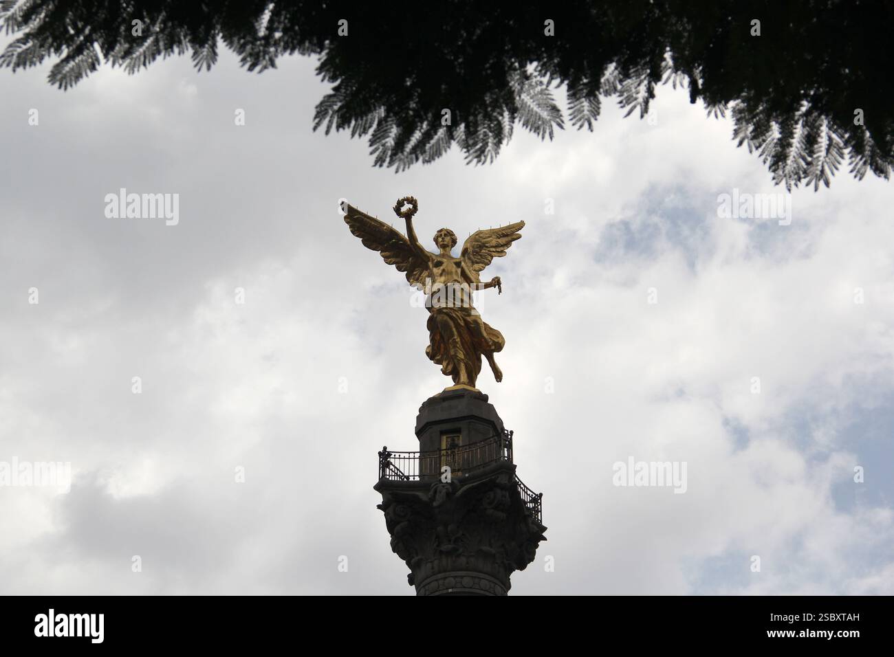 Mexico City, Mexico - Aug 23 2023: The Angel of Independence Monument ...