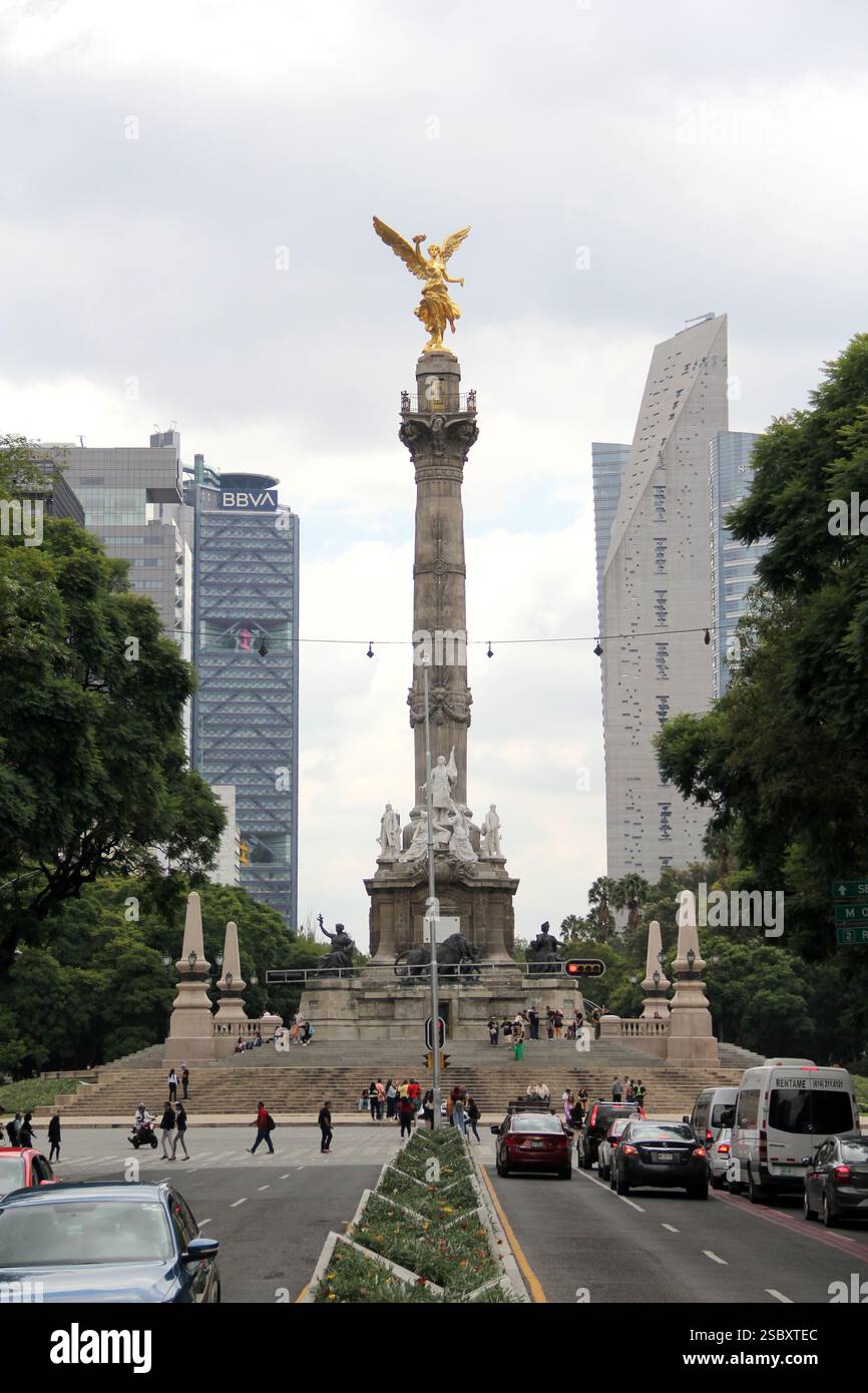 Mexico City, Mexico - Aug 23 2023: The Angel of Independence Monument ...