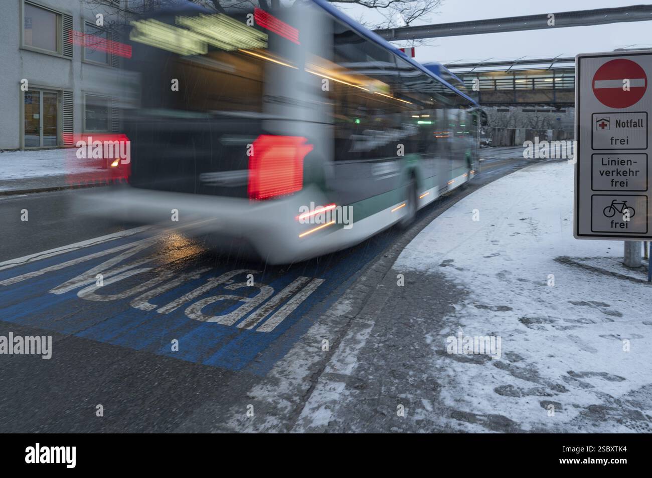Traffic sign, emergency lane at Erlangen University Hospital, Erlangen ...