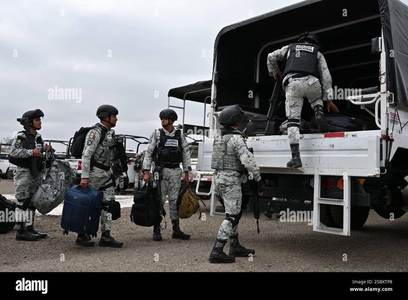 Tijuana, Mexico. 04th Feb, 2025. Members of the Mexican National Guard ...