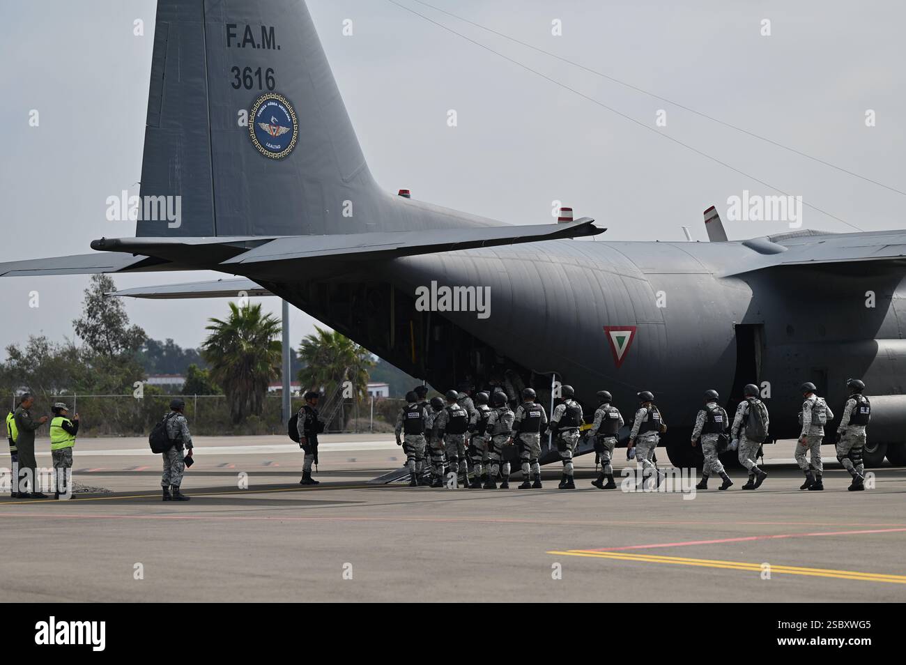 Tijuana, Baja California, Mexico. 4th Feb, 2025. A Mexico's Air Force ...