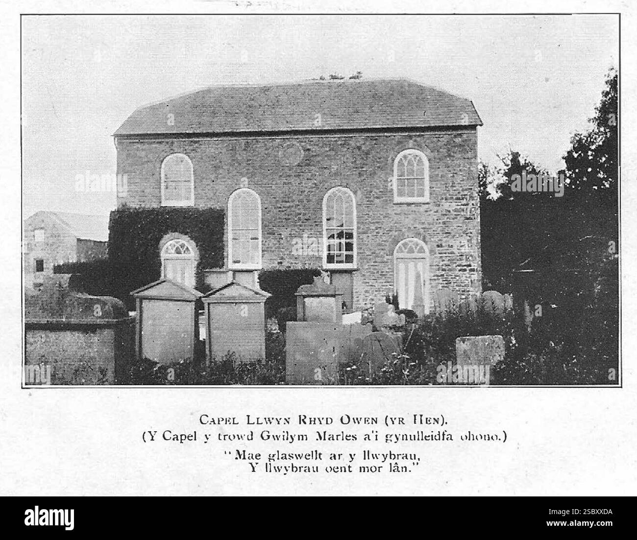 Hen Gapel Llwynrhydowen Stock Photo - Alamy