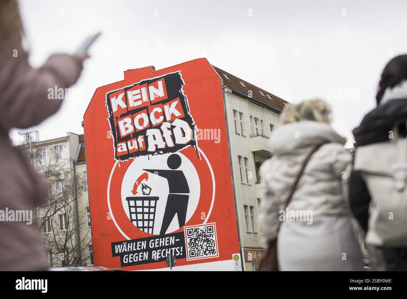 Kein buck auf AfD / Waehlen gehen - gegen rechts! is the text on an ...