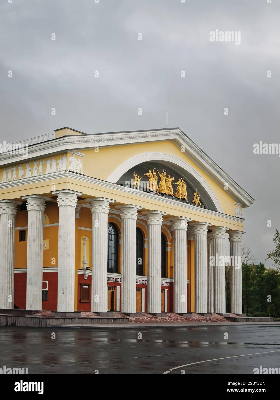 Rainy theater hi-res stock photography and images - Alamy