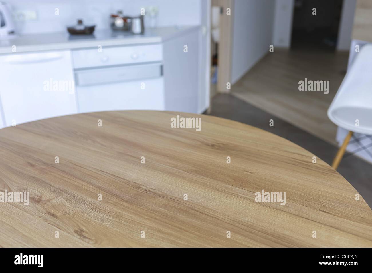 Modern clear desk hi-res stock photography and images - Alamy