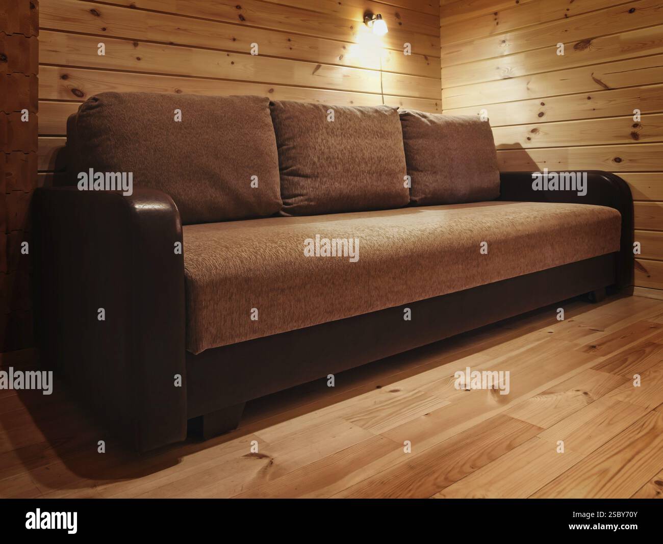Log cabin interior hi-res stock photography and images - Alamy
