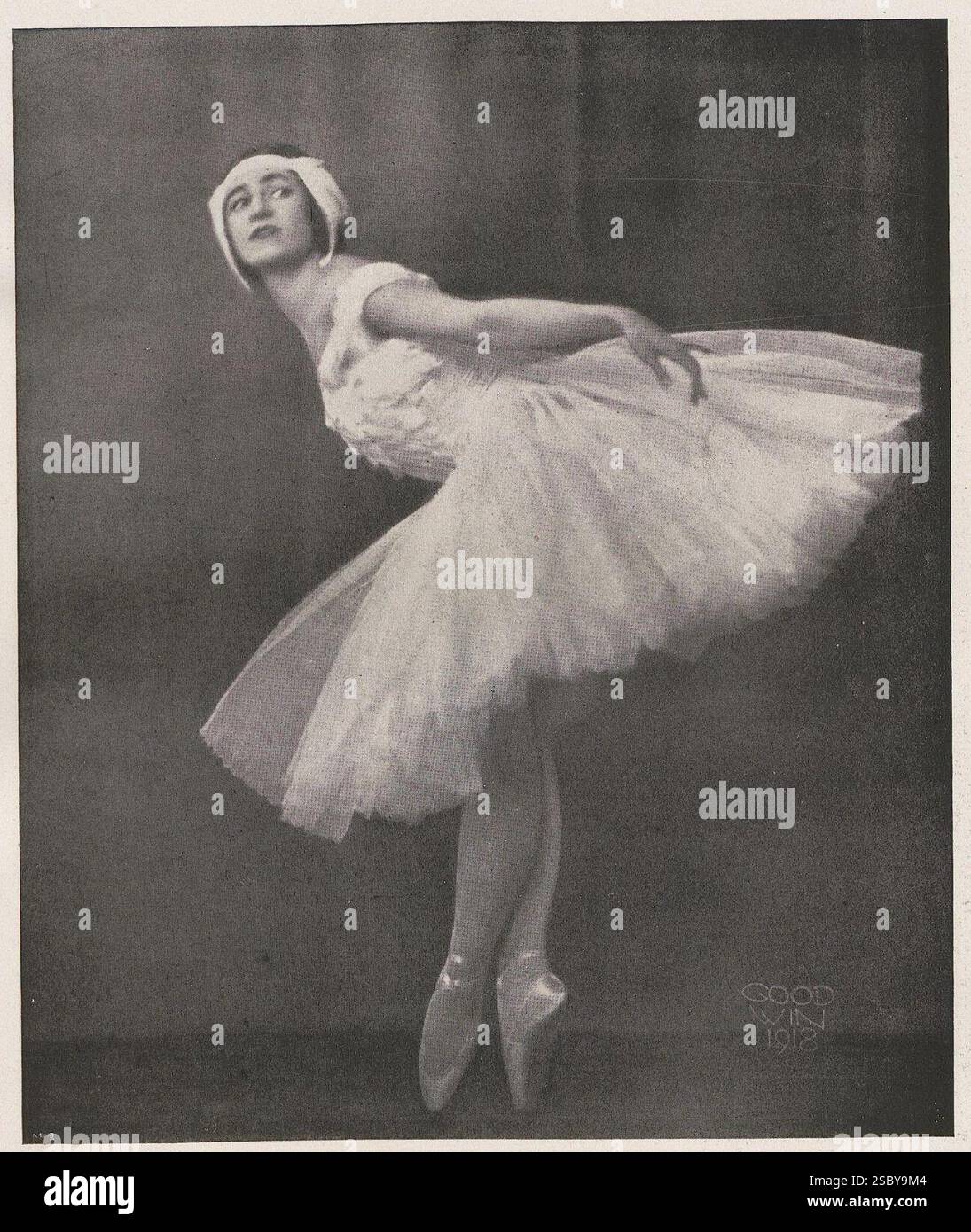 Henry B. Goodwin Jenny Hasselquist Le Cygne 1918 Stock Photo - Alamy