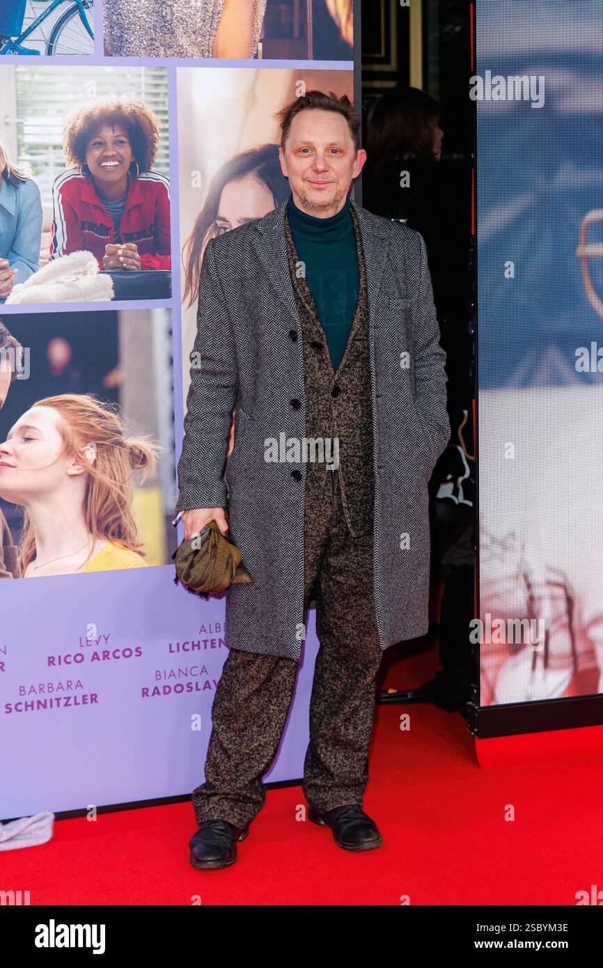 Premiere - Wunderschöner Arndt Schwering-Sohnrey bei der Premiere zu ...