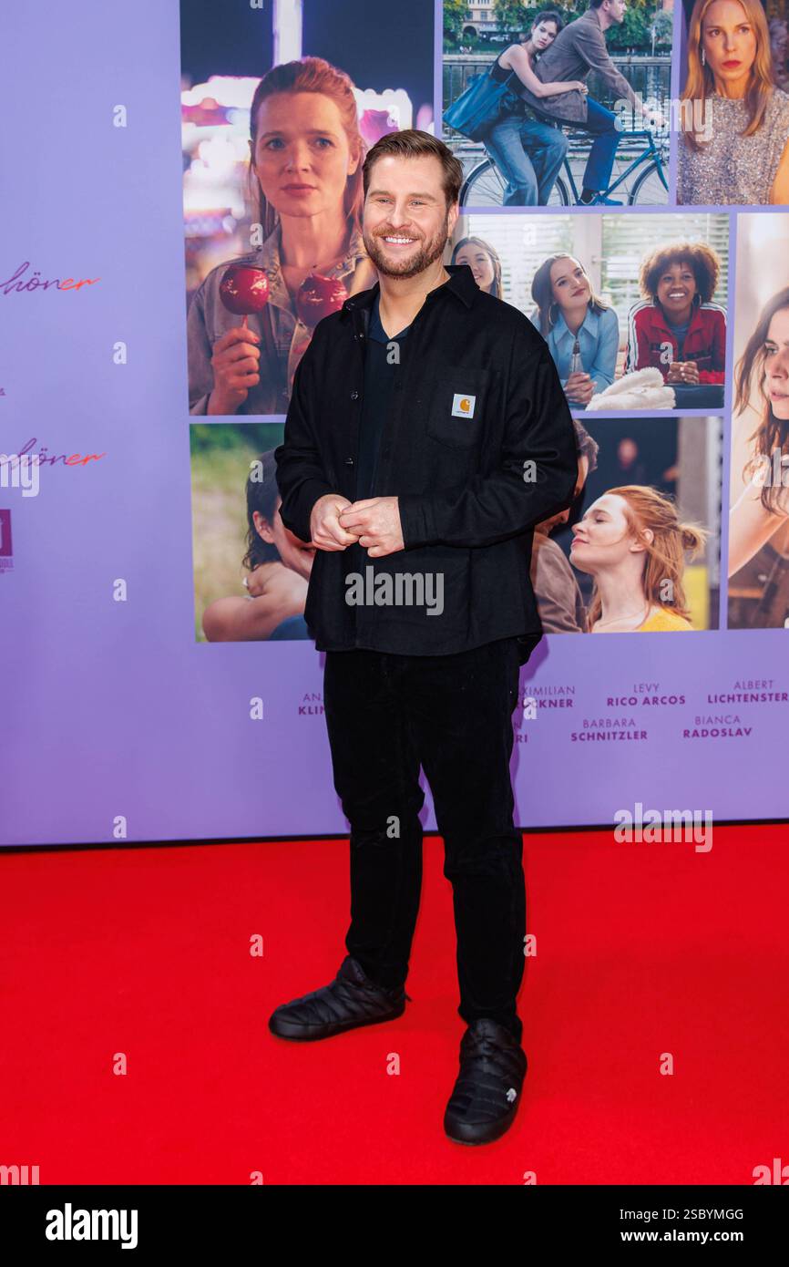 Premiere - Wunderschöner Maurice Gajda bei der Premiere zu Wunderschöner im Zoo Palast am 04.02. ...