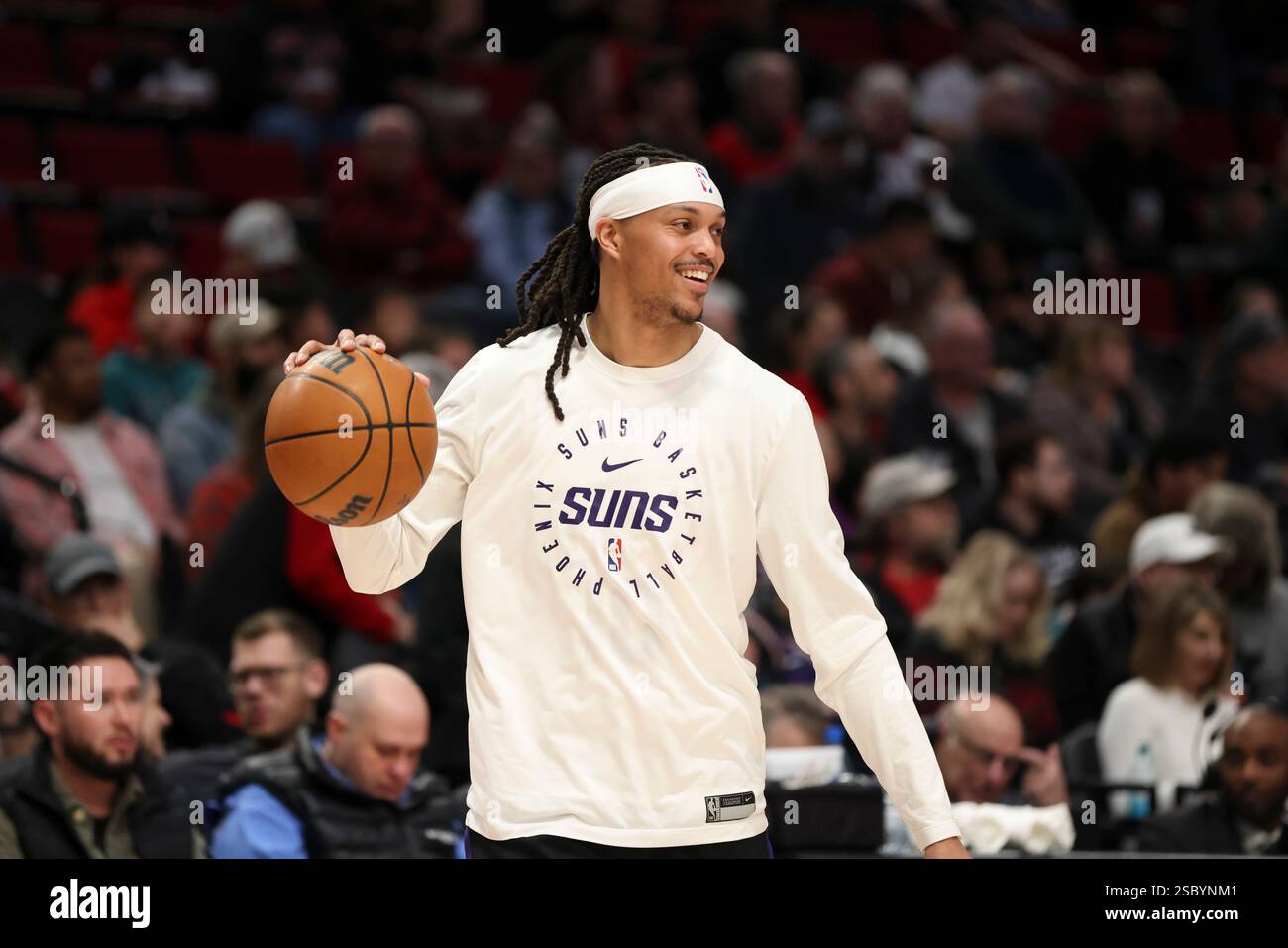 Phoenix Suns guard Damion Lee (10) warms up before an NBA basketball ...