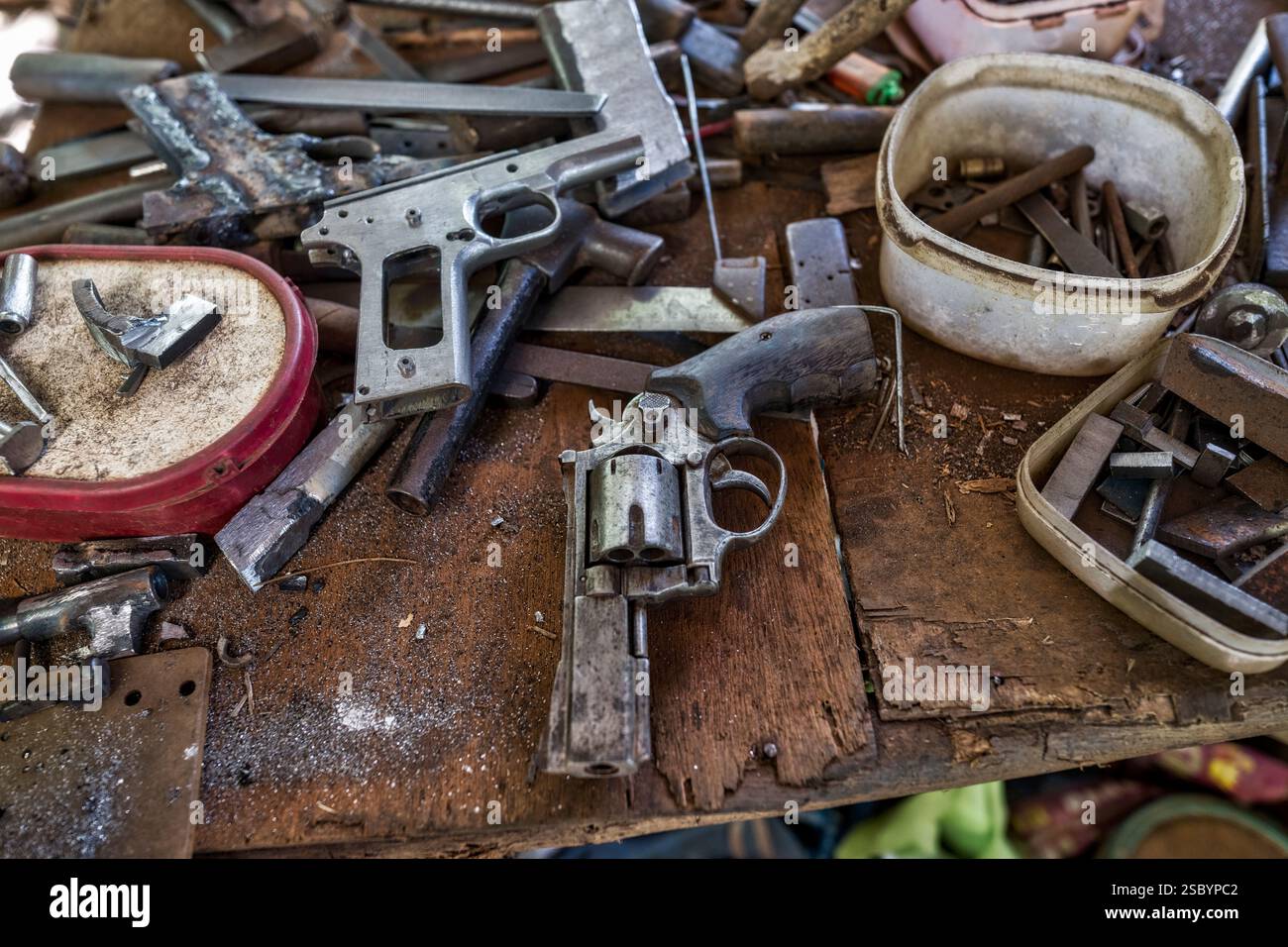 Criminal gangs in philippines hi-res stock photography and images - Alamy