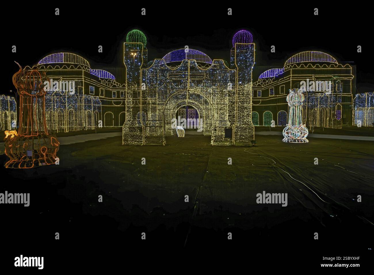 Illumi light show event, 25 million lights, dune palace, Laval ...