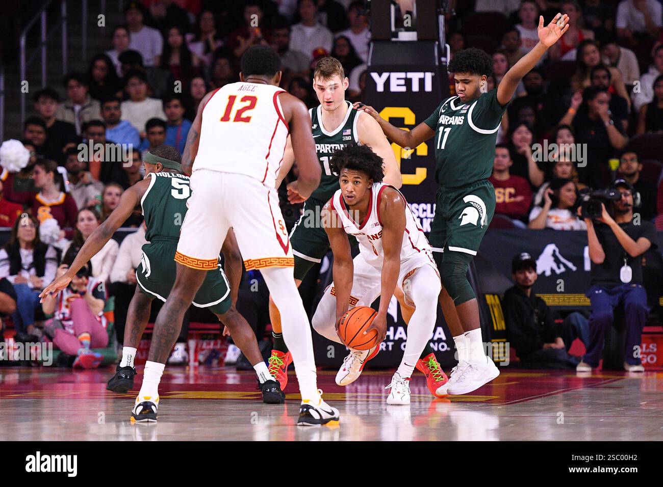 LOS ANGELES, CA - FEBRUARY 01: USC Trojans guard Wesley Yates III (6 ...