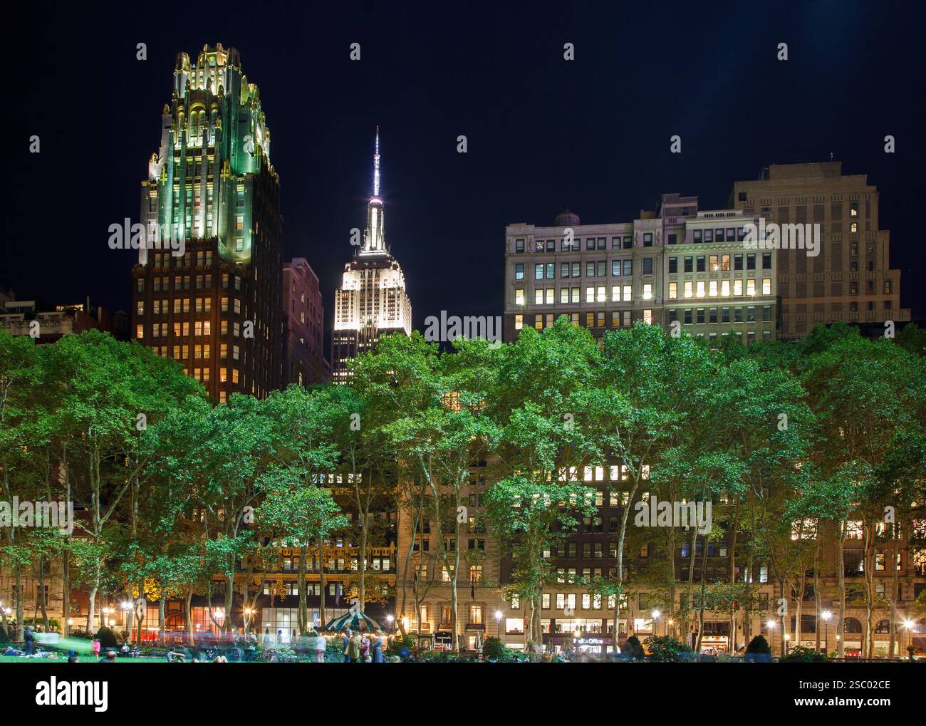 The Bryant park, Empire State building, the American Radiator historic ...