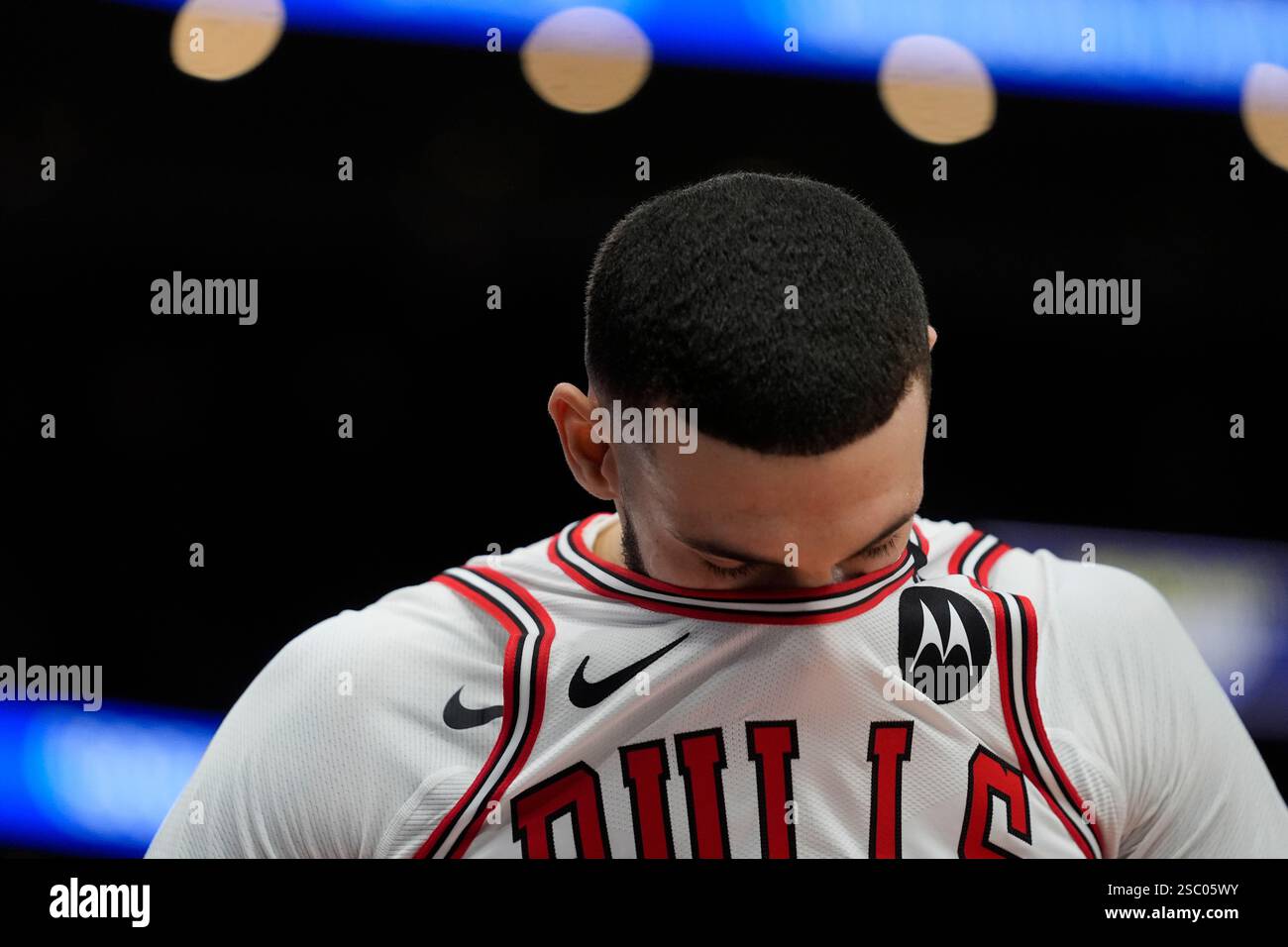 Chicago Bulls forward Lonzo Ball (2) puts his face in his jersey during ...