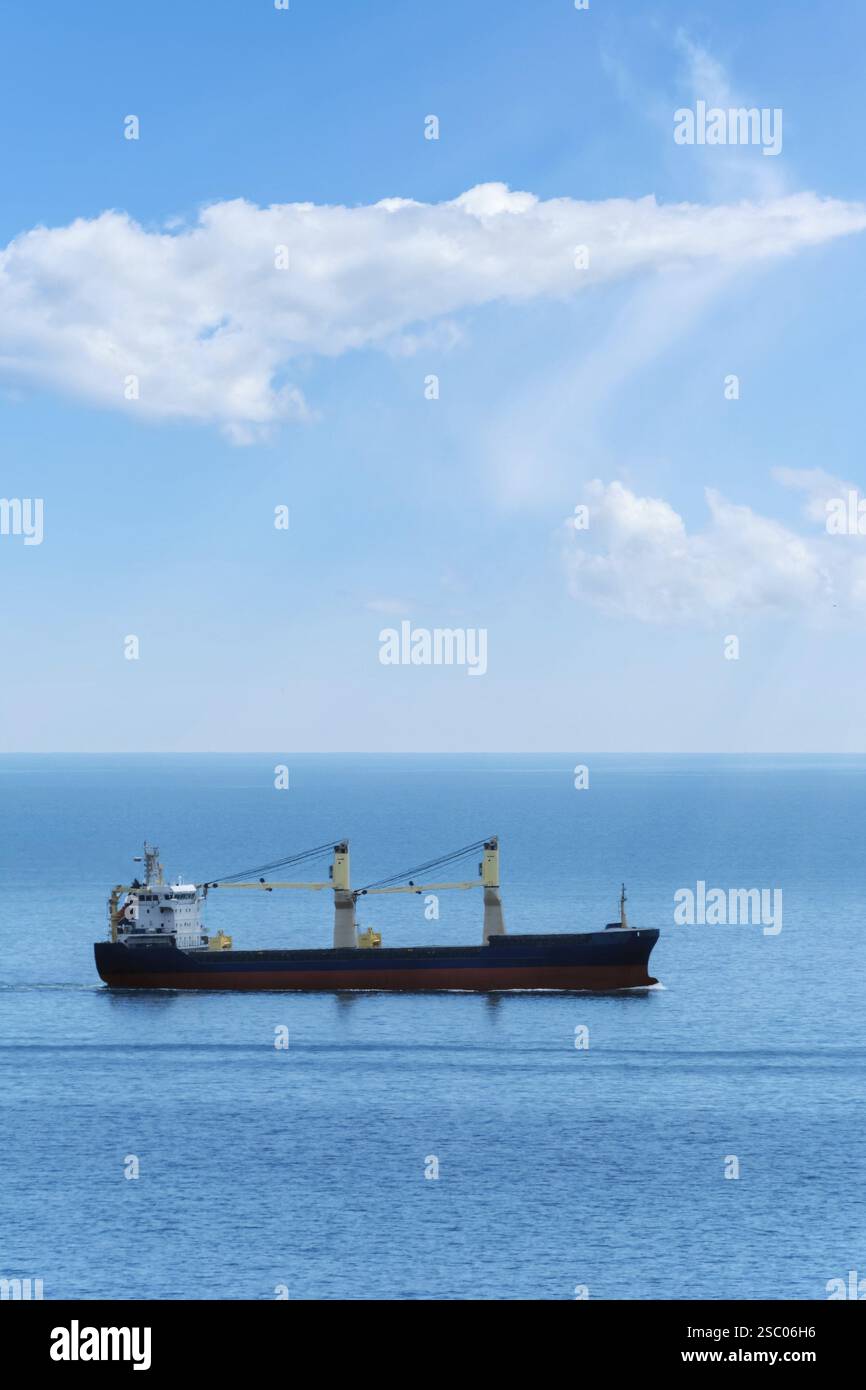 Dry cargo ship sea hi-res stock photography and images - Alamy