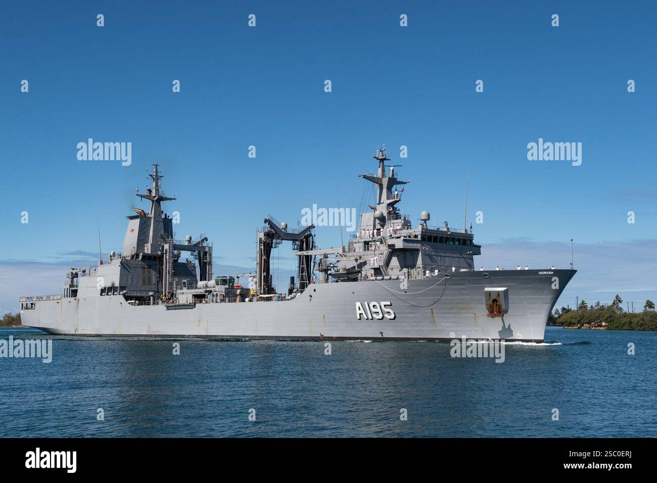 HMAS Supply arrives at Pearl Harbor for RIMPAC 2022 Stock Photo - Alamy