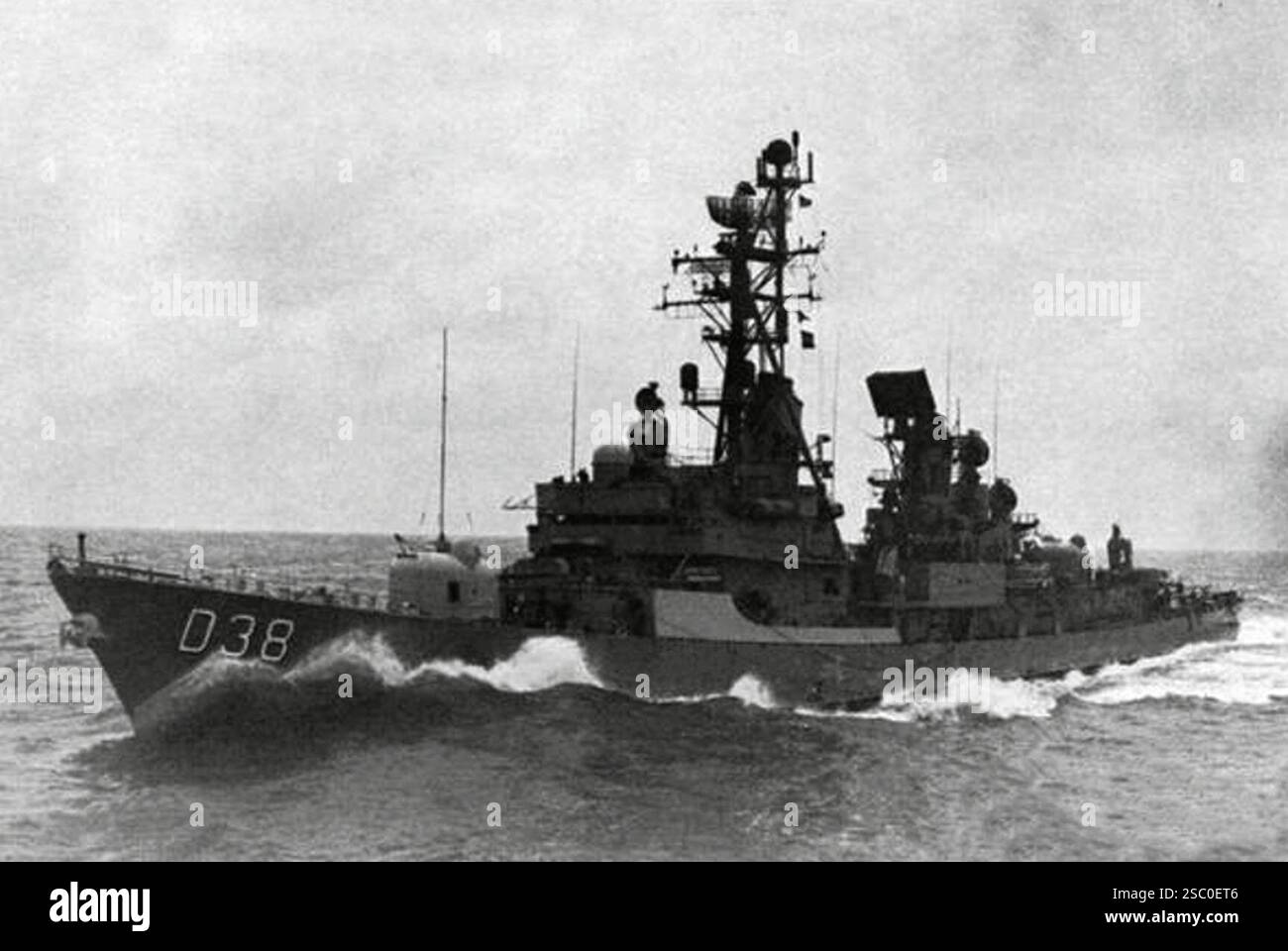 HMAS Perth (D 38) underway in the South China Sea, circa in 1967 Stock ...