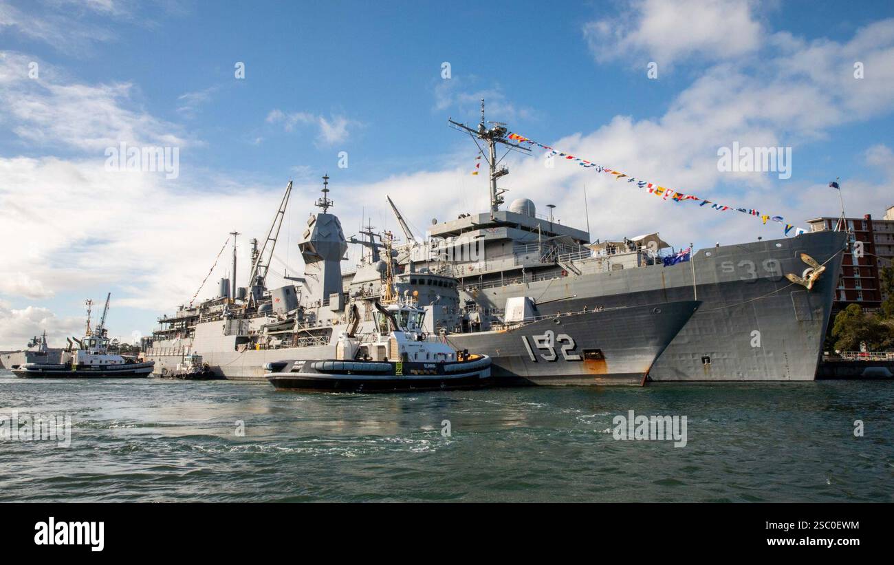 HMAS Warramunga Moors Alongside ESL in Sydney (8527250 Stock Photo - Alamy
