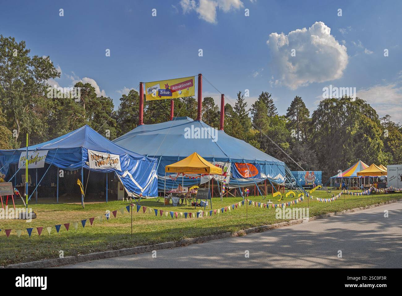 Circus tent, children's circus, playing in the city, Harlaching, Munich ...