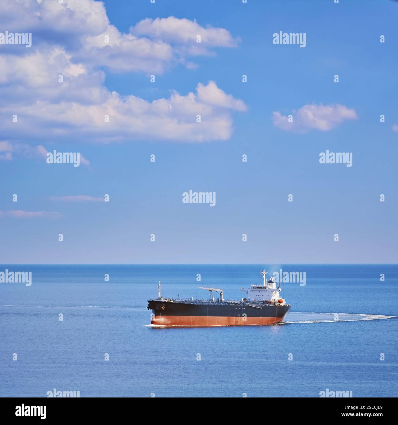 Barge dry cargo ship hi-res stock photography and images - Alamy