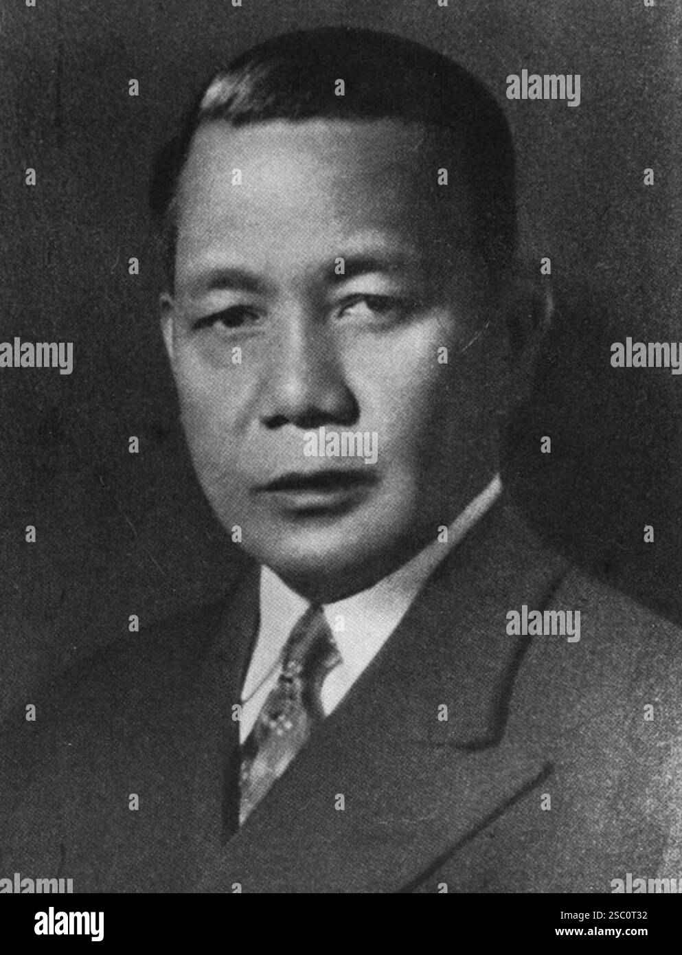 Hon. León Guinto Stock Photo - Alamy