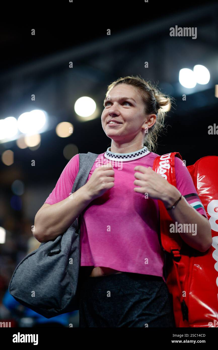 Romanian tennis player simona halep hi-res stock photography and images ...
