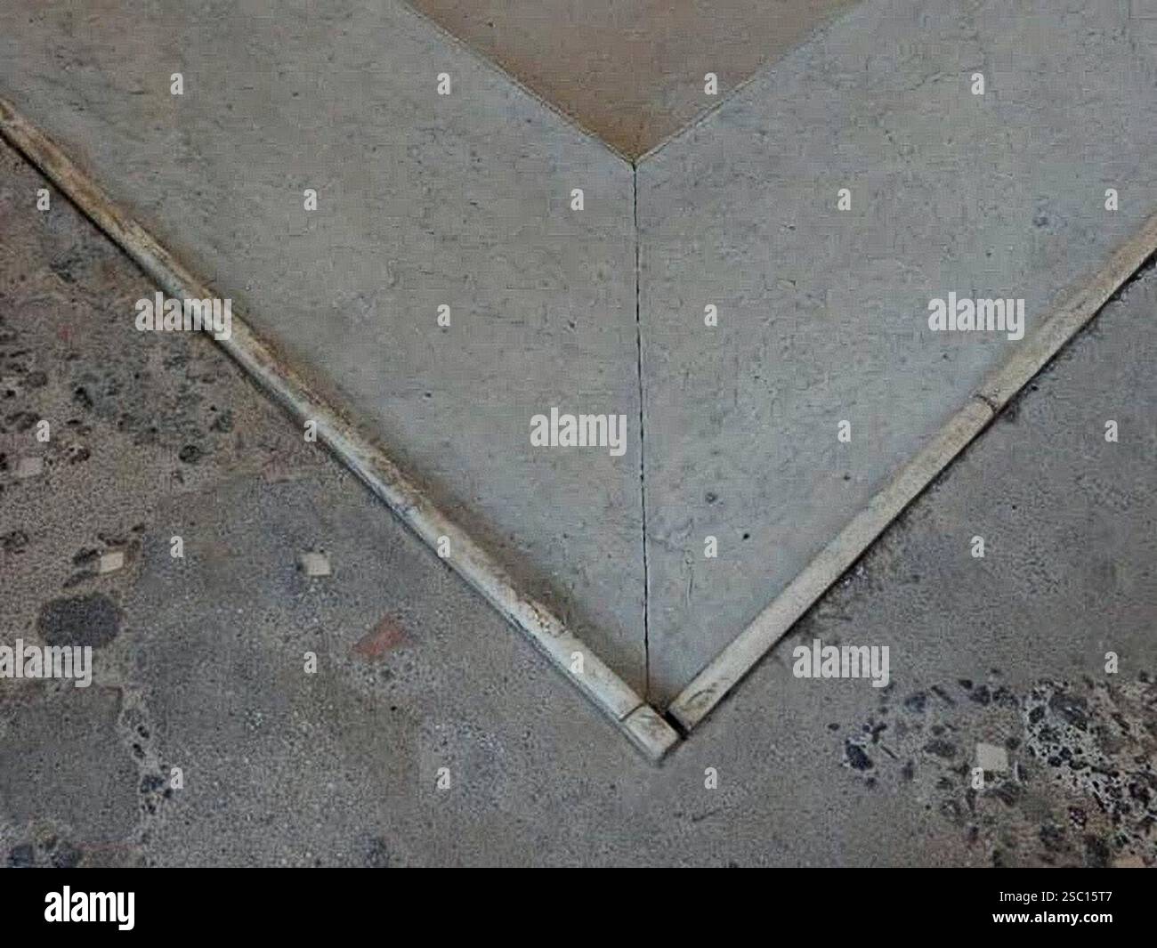 House of the Vettii VI 15,1 Pompeii 2017 Edge of impluvium in atrium ...