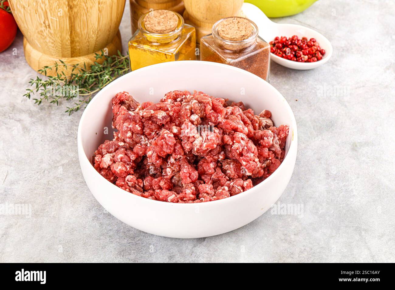 Homemade Raw beef minced meat for cooking Stock Photo - Alamy
