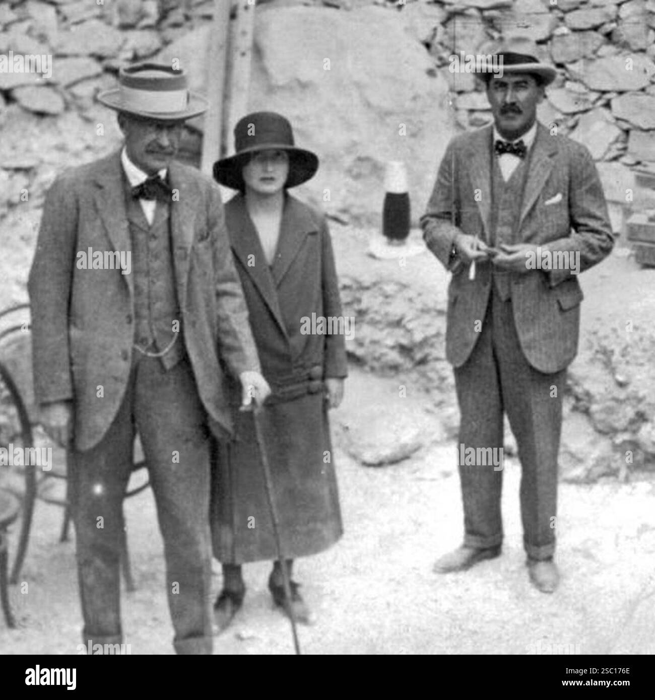 Howard Carter, Lord Carnarvon and Lady Evelyn Herbert at Tutankhamen's ...