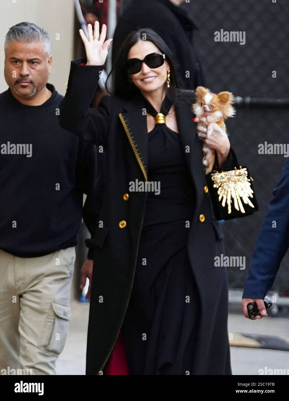 Photo by: zz/GOTPAP/STAR MAX/IPx 2025 2/4/25 Demi Moore - holding her ...