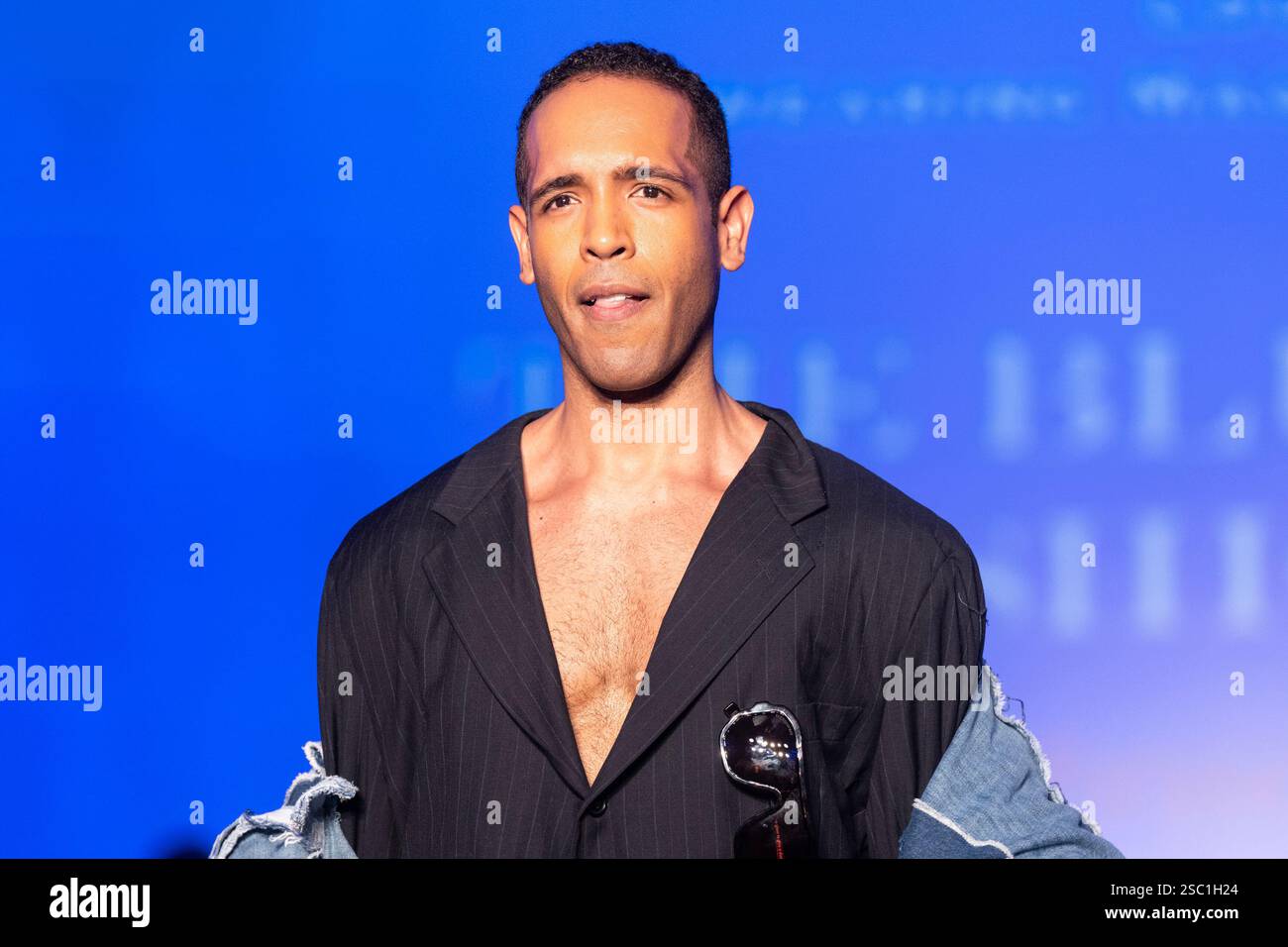 New York, United States. 04th Feb, 2025. Louis Finley wearing Magpies ...