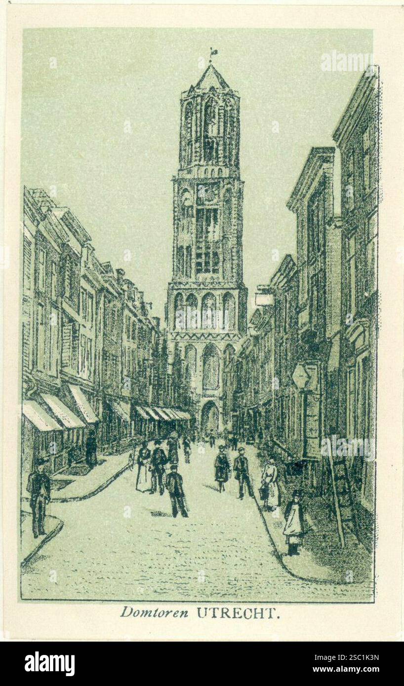 Gezicht op de Domtoren aan het eind van de Zadelstraat te Utrecht uit ...