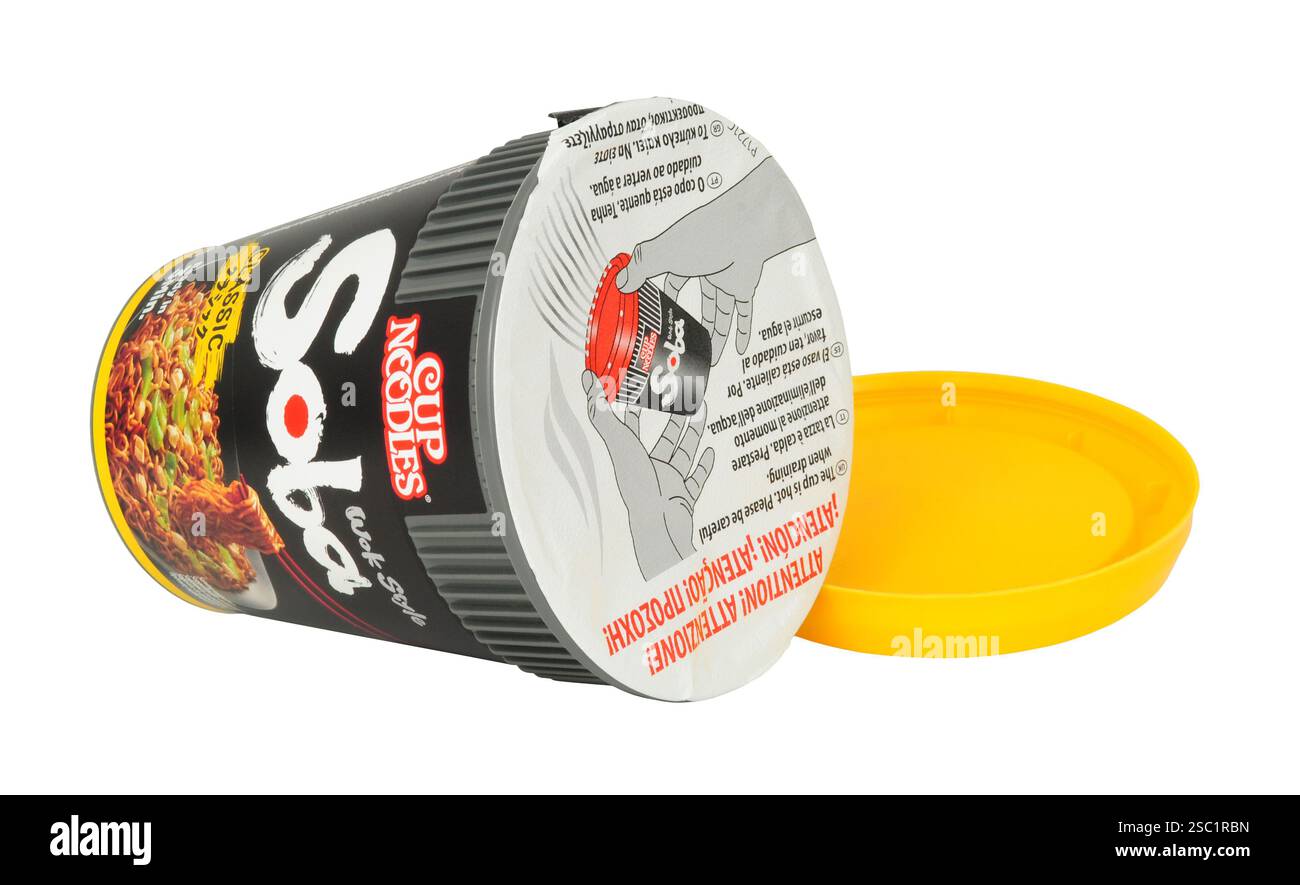 Soba cup noodles classic wok style flavour instant noodles in a 90g tub ...