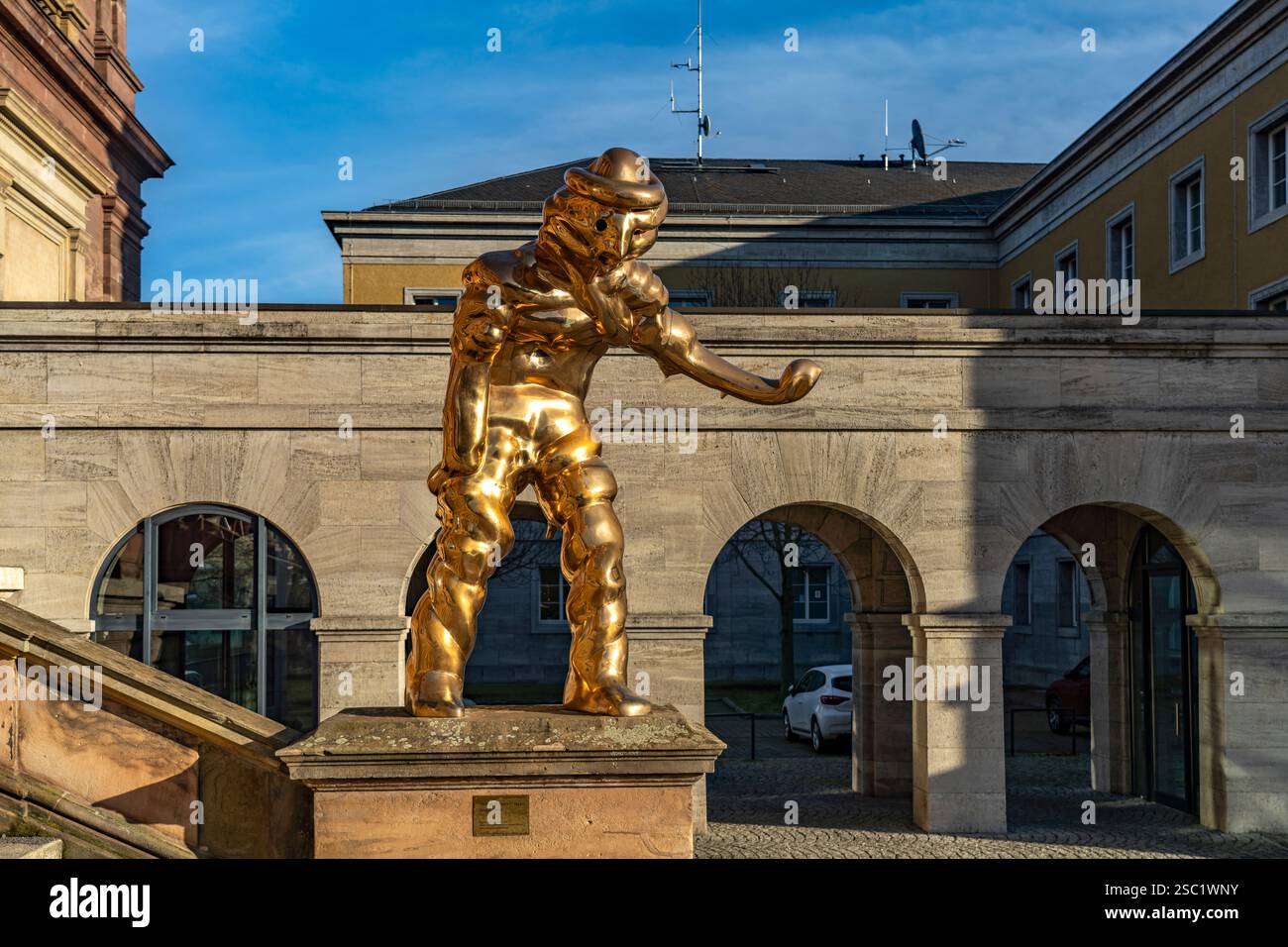 Skulptur Großer Geist von Thomas Schuette am Museum Neues Weimar in ...