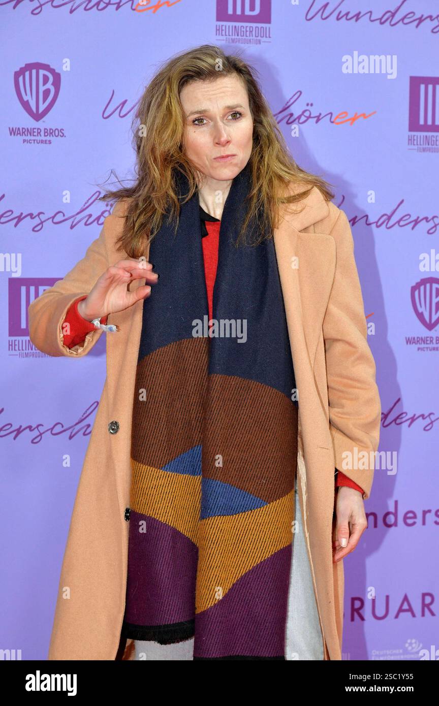 Karin Hanczewski bei der Premiere des Kinofilms Wunderschöner im Zoo ...