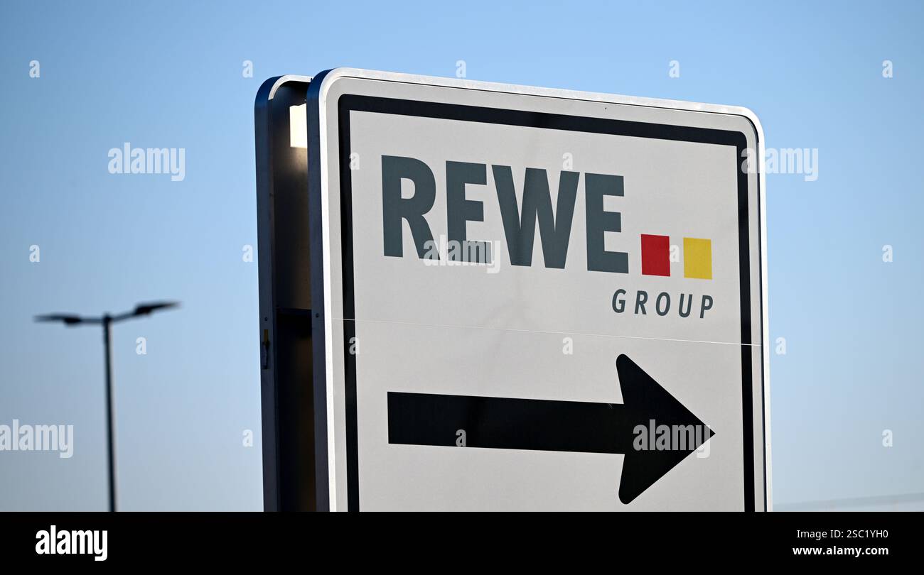 The logo of the Rewe Group at the company headquarters in Wiener ...