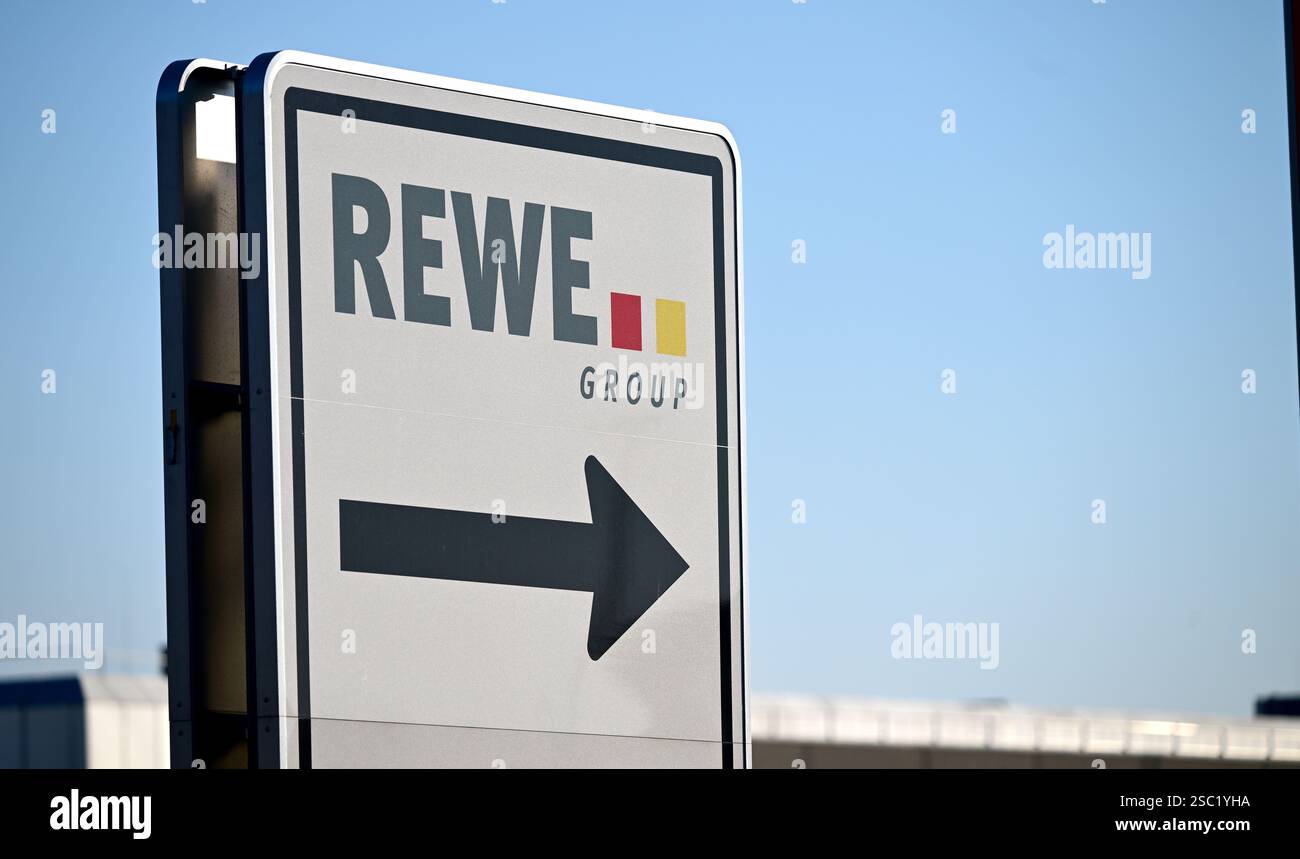 The logo of the Rewe Group at the company headquarters in Wiener ...
