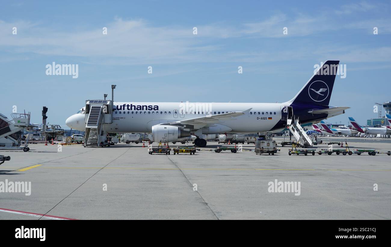 Airbus A320-200 of the airline "Lufthansa" on a outside parking ...
