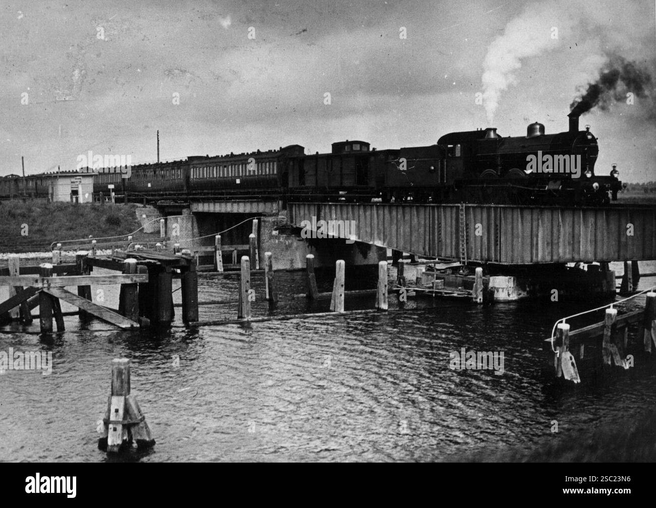 Afbeelding van stoomlocomotief nr. 743 (serie 700800) van de S.S. met ...