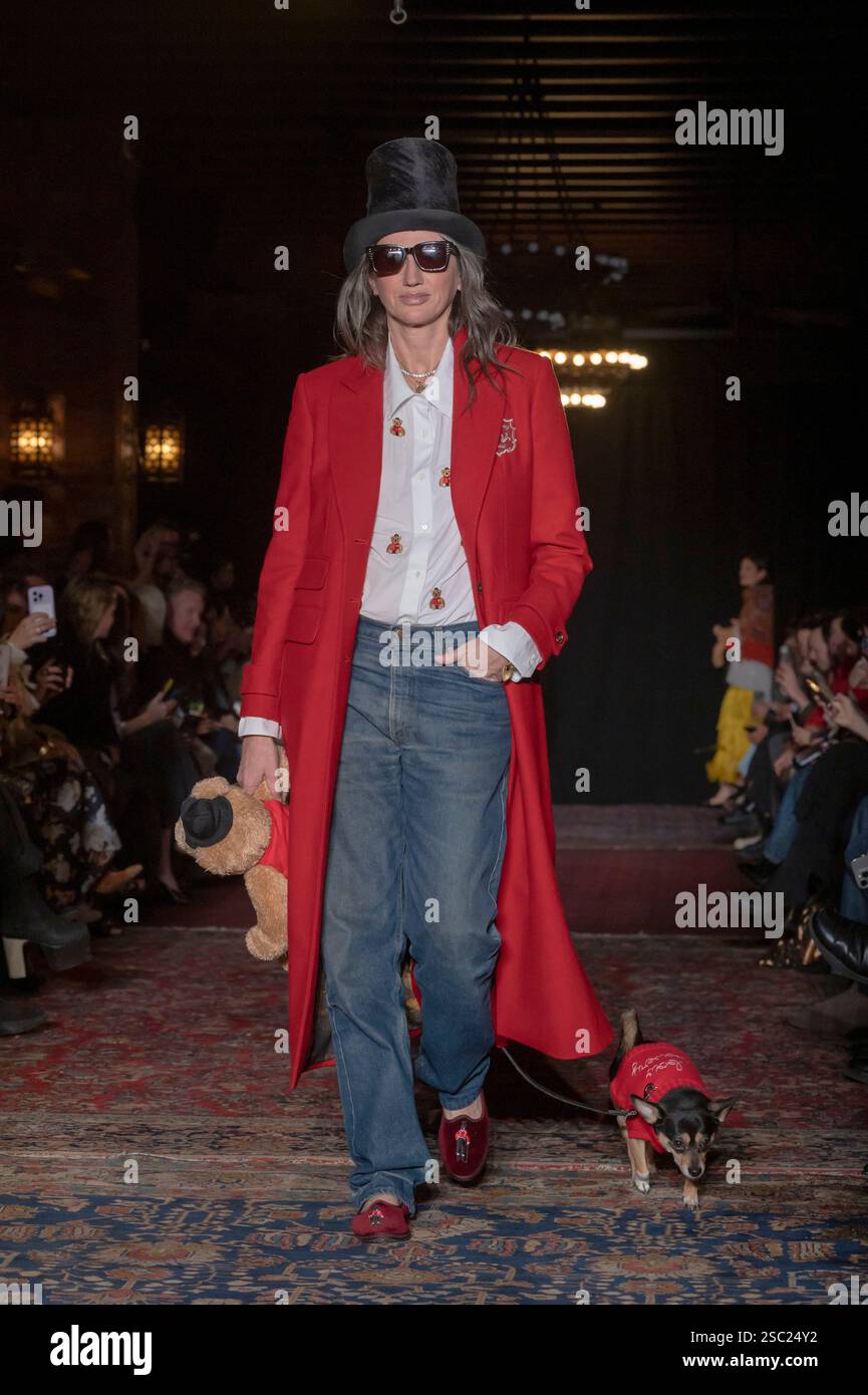 New York, United States. 04th Feb, 2025. Jenna Lyons walks the runway ...