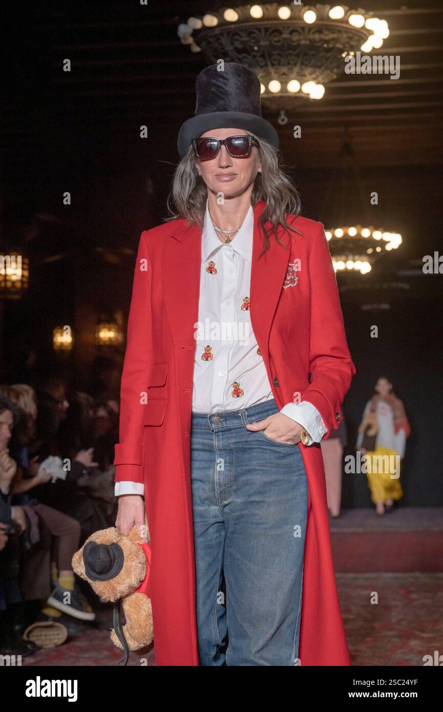 New York, United States. 04th Feb, 2025. Jenna Lyons walks the runway ...
