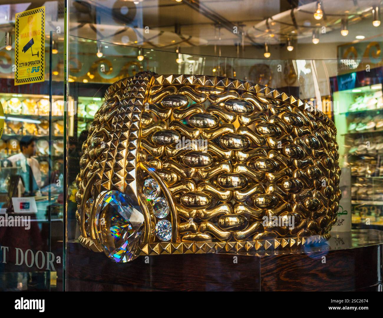 DUBAI, UAE-NOVEMBER 18: The biggest gold ring in Deira Gold Souq weighs ...