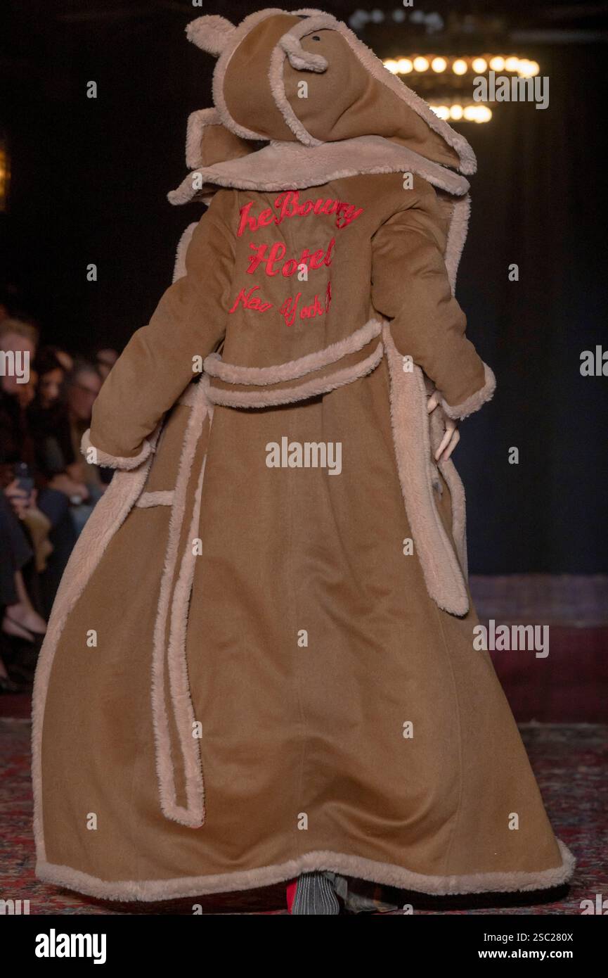 New York, United States. 04th Feb, 2025. Pat Cleveland walks the runway ...