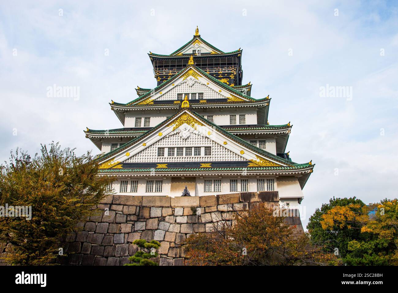 Green castle historical hi-res stock photography and images - Alamy