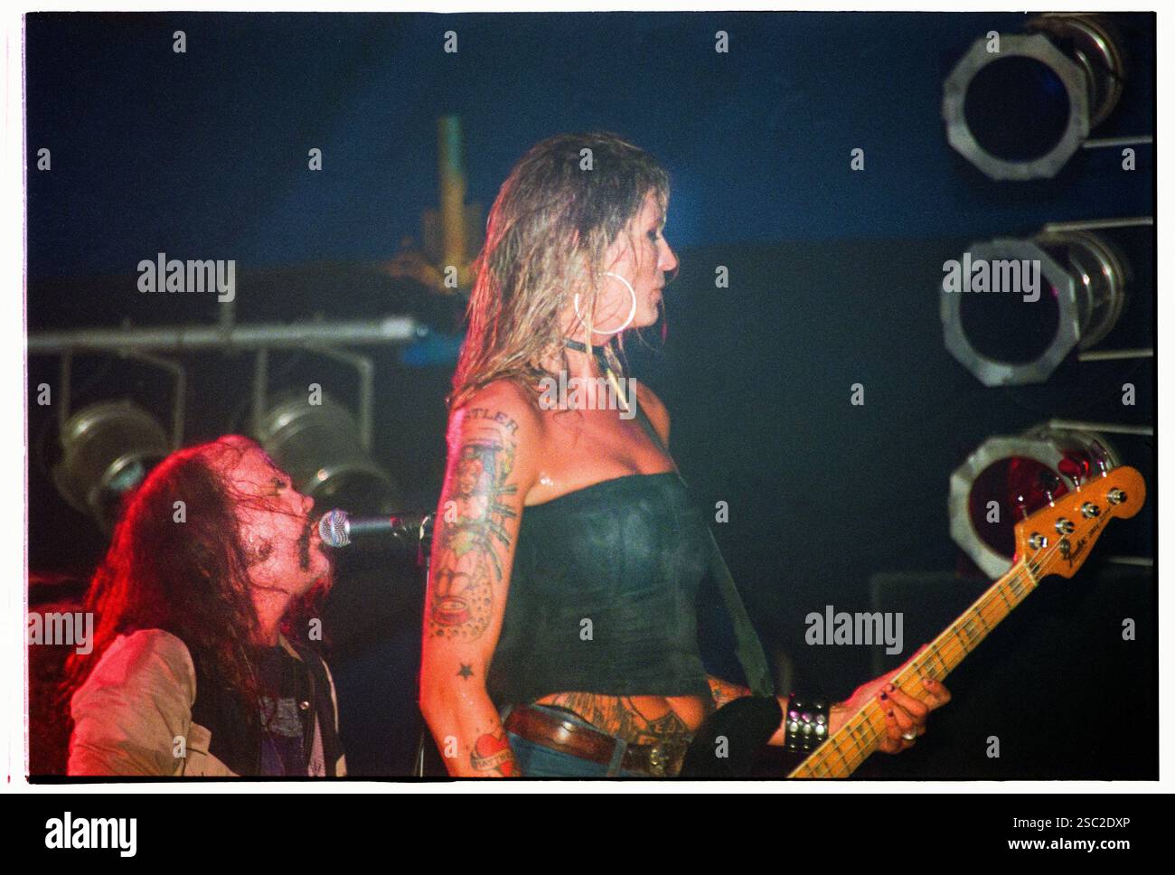NASHVILLE PUSSY, READING FESTIVAL, 1999: Blaine Cartwright the singer ...