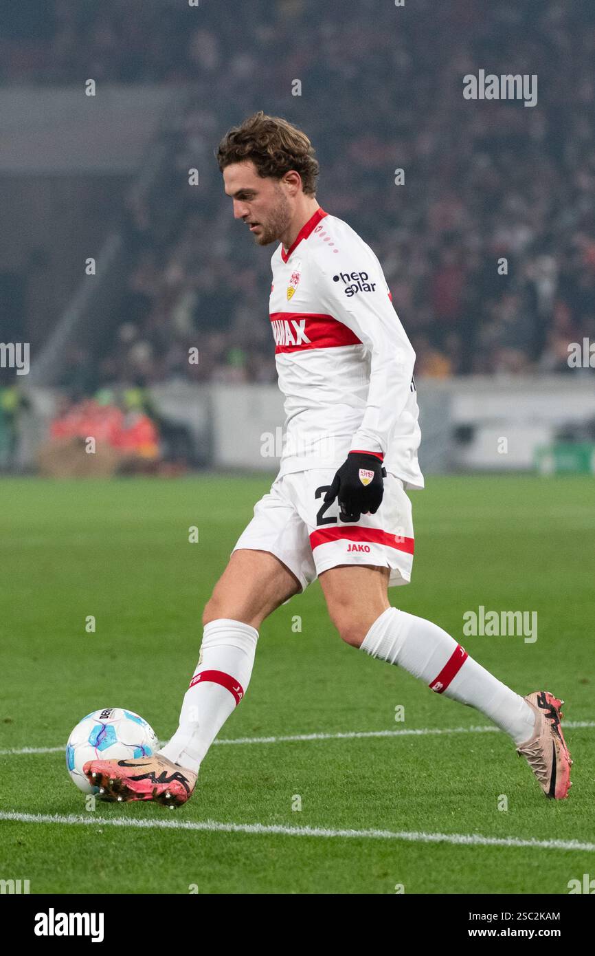 Jacob Bruun Larsen (VfB Stuttgart, #25) GER, VfB Stuttgart vs. FC ...