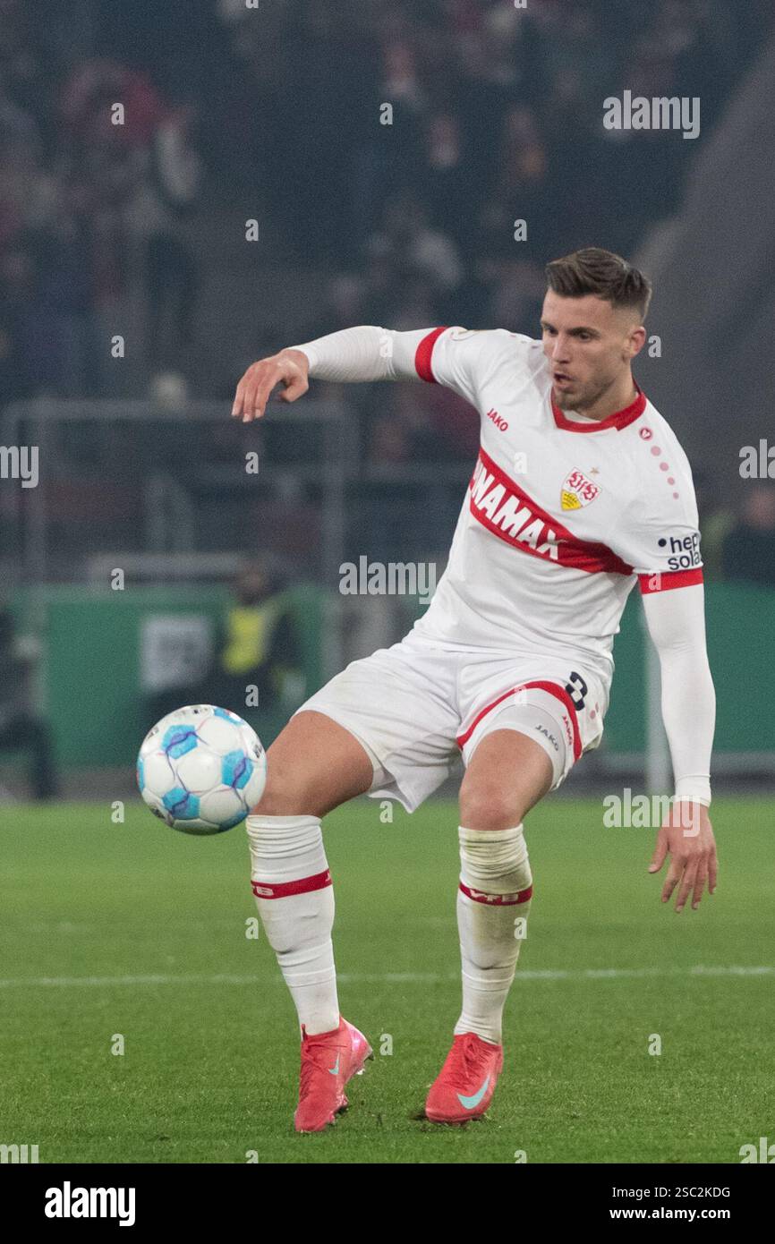 Ermedin Demirovic (VfB Stuttgart, #09) GER, VfB Stuttgart vs. FC ...